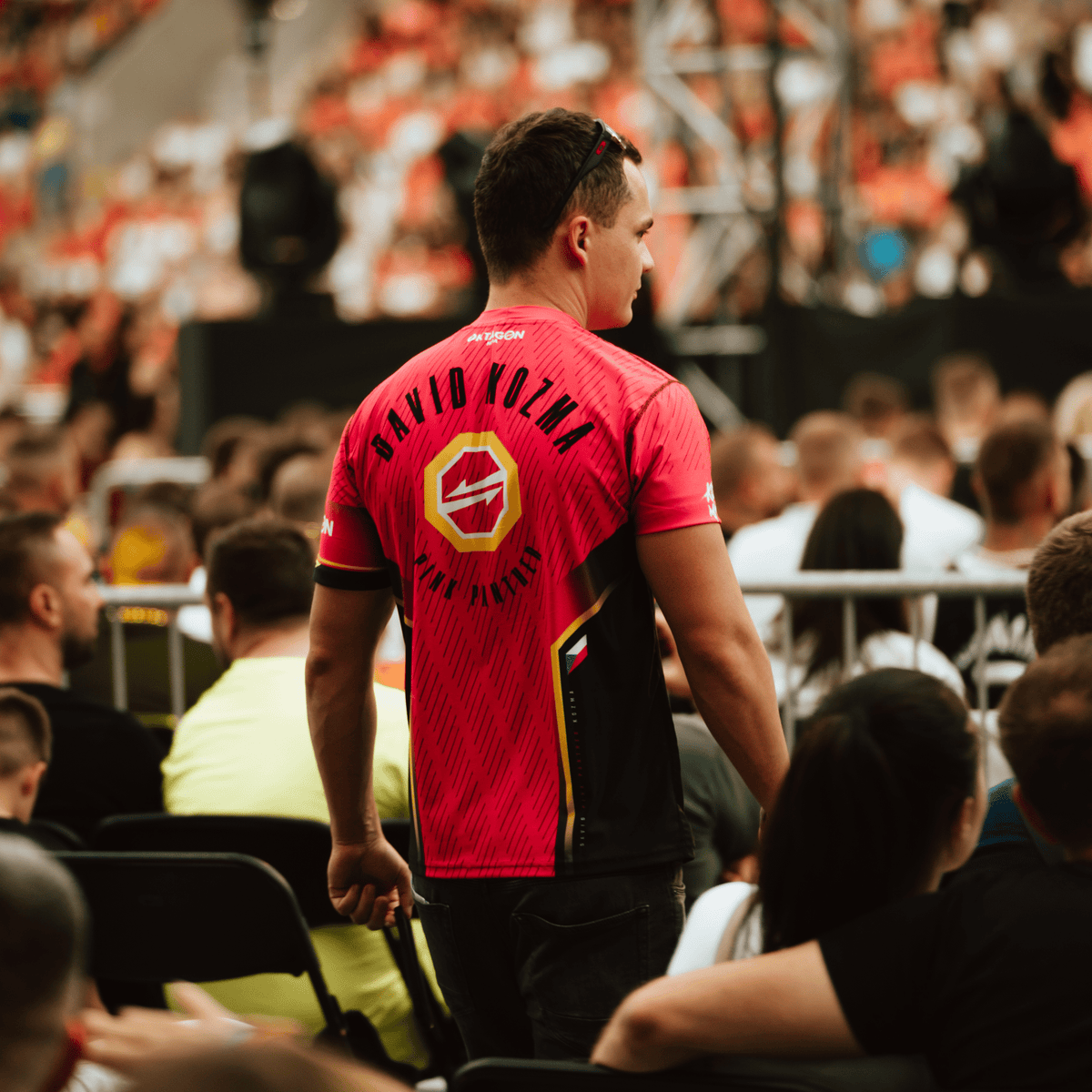 DAS TRIKOT VON DAVID “PINK PANTHER” KOZMA 2024– OKTAGON MMA Store